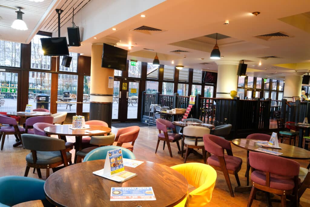 Sanctuary Bar, Hull University – J D Wetherspoon franchising
